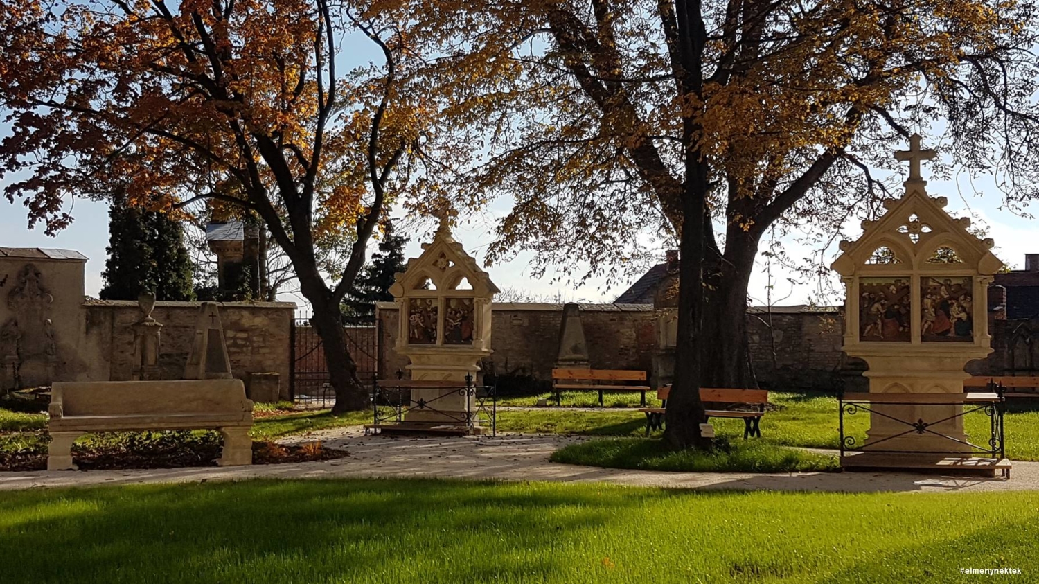 Séta a soproni Szent Mihály-templom kertjében